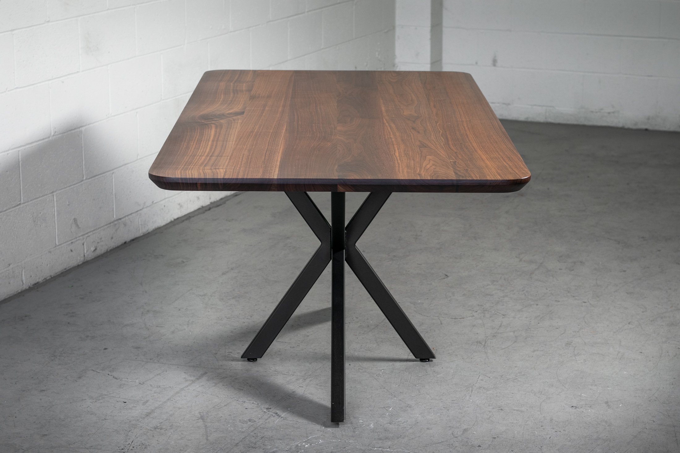 Rounded rectangle table store